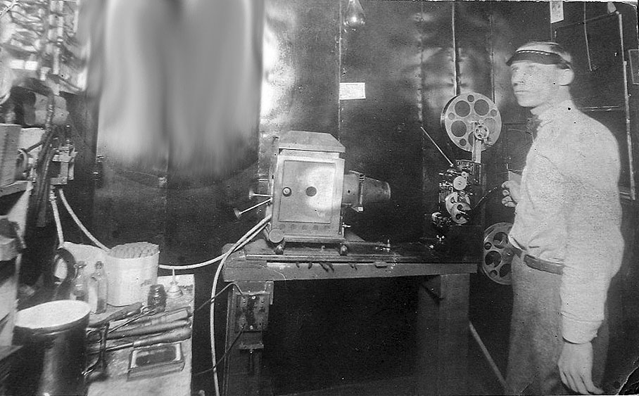 List of vintage movie cameras, projectors etc. Part 2: manufacturers D - J